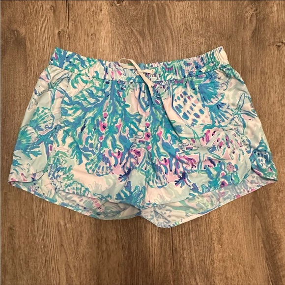 Lilly Pulitzer | Shorts | Lilly Pulitzer Colorful Sea Shell Patterned ...